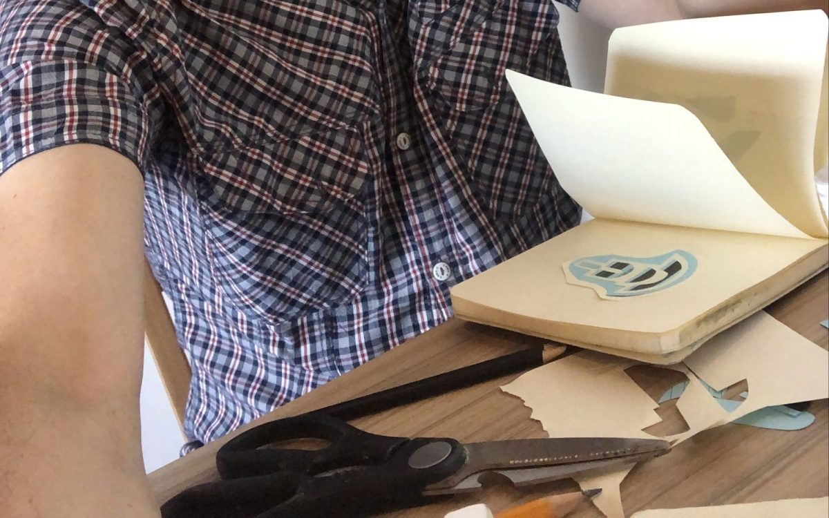 Cafe working – Scruffy Puppets